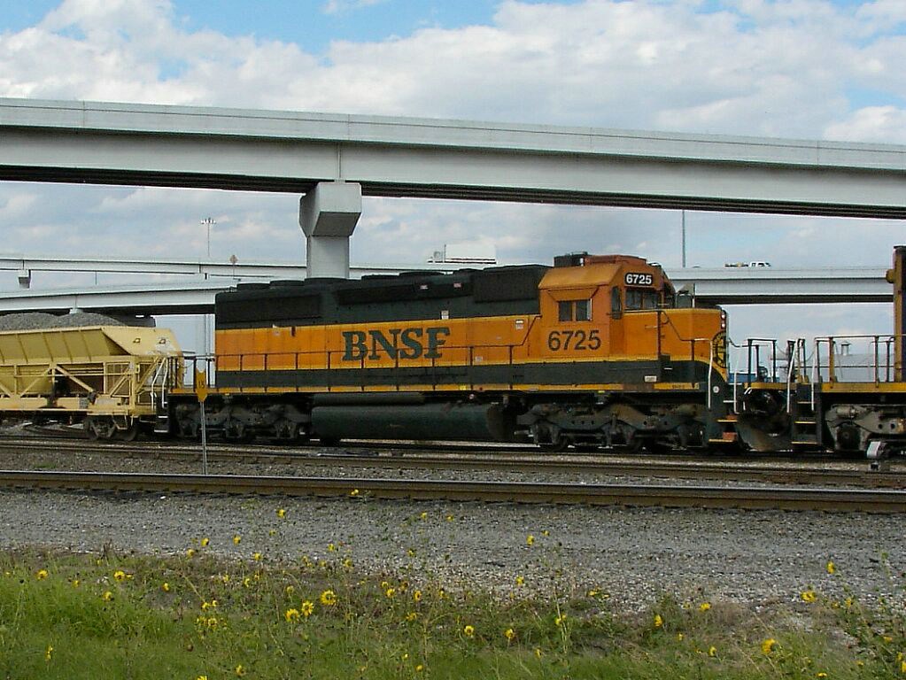 BNSF 6725